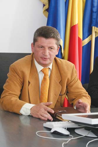 Fostul sef al Politiei Rutiere, Lucian Dinita, in fata procurorilor ... Fostul sef al Politiei Rutiere, Lucian Dinita, in fata procurorilor ...