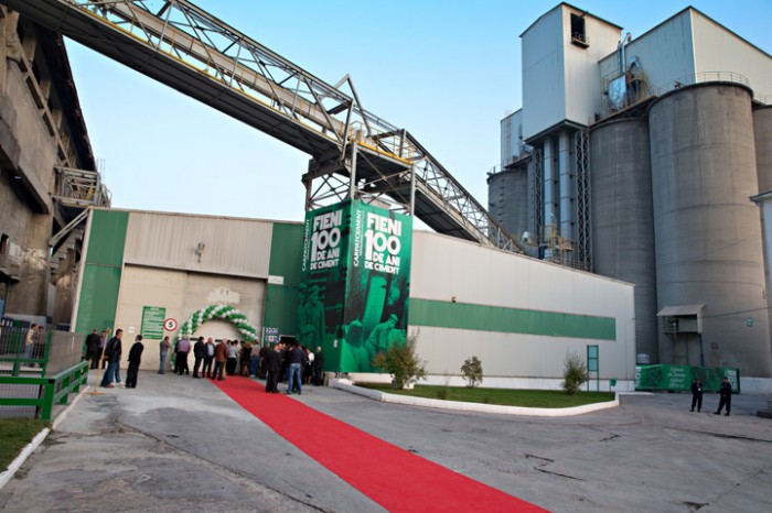 Incredibil! O fabrica de ciment de 100 de ani este inca in functiune ...