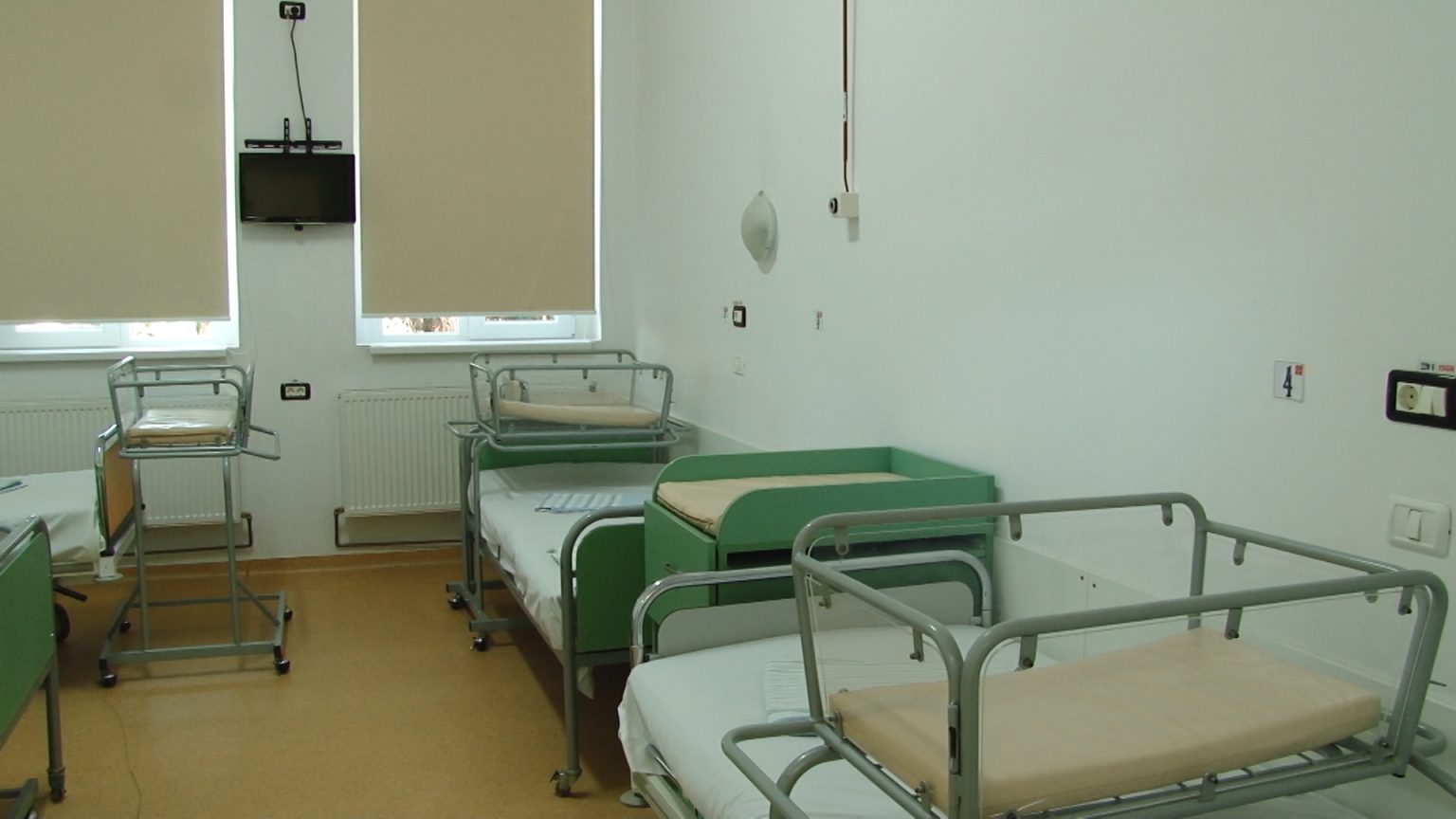 Condiții HORROR în maternitatea din Cluj: „Aici este un coteț ...