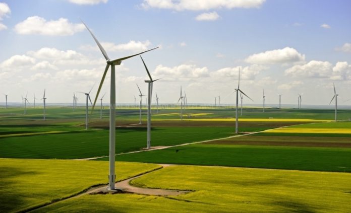 Unde sunt economiile? Eolienele și fotovoltaicele produc cea mai scumpă ...